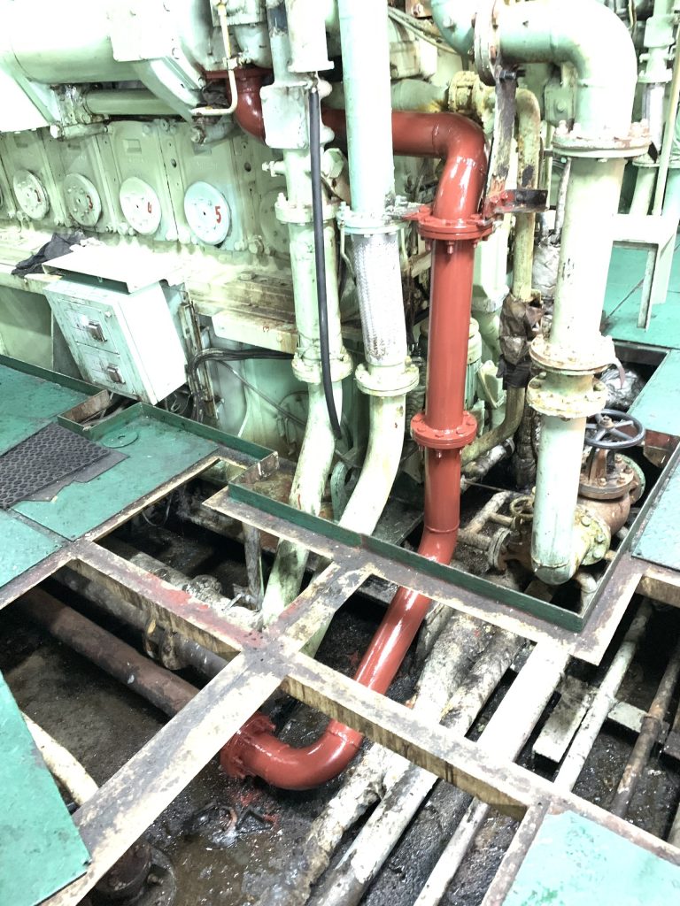REPAIR PIPE IN ENGINE ROOM IN VIETNAM - Vietnamshiprepair.net