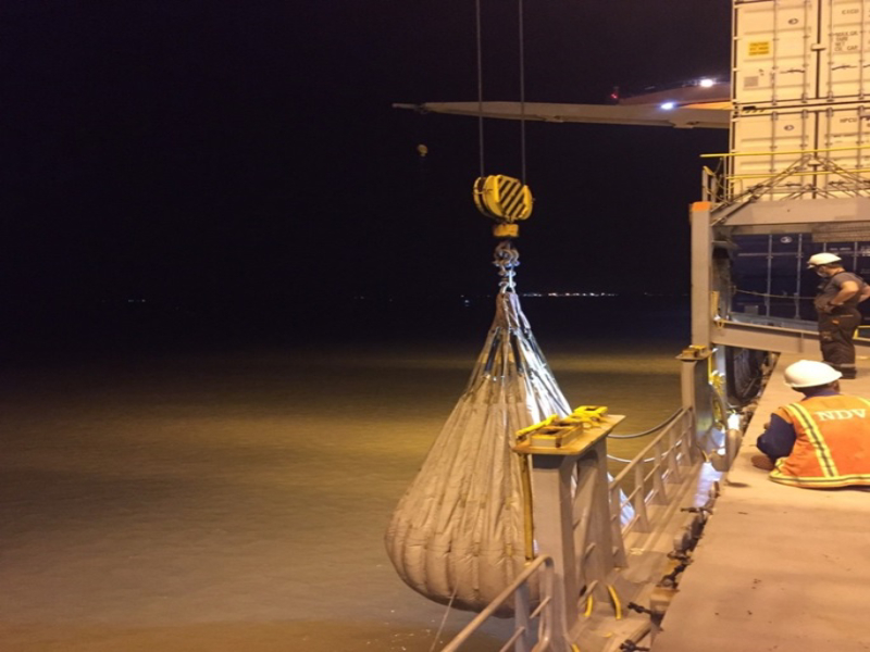 LOAD TEST CARGO CRANE IN VIET NAM - Vietnamshiprepair.net