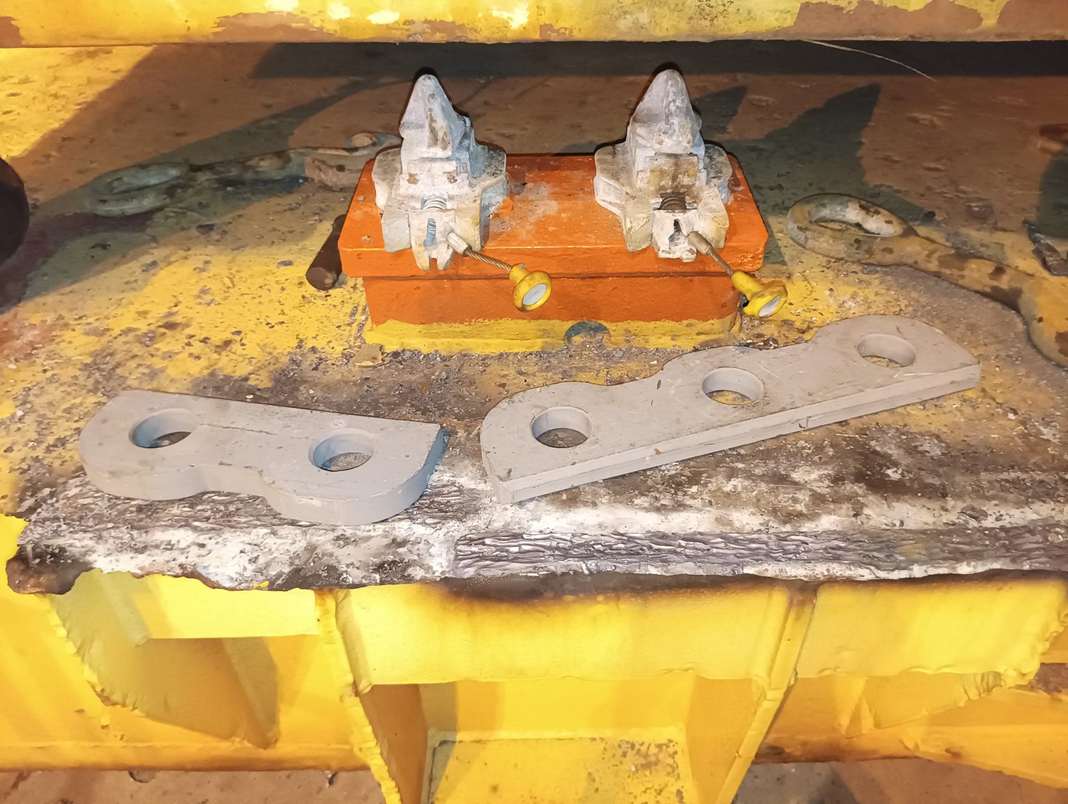 RENEWAL CONTAINER LASHING EYES IN VIETNAM