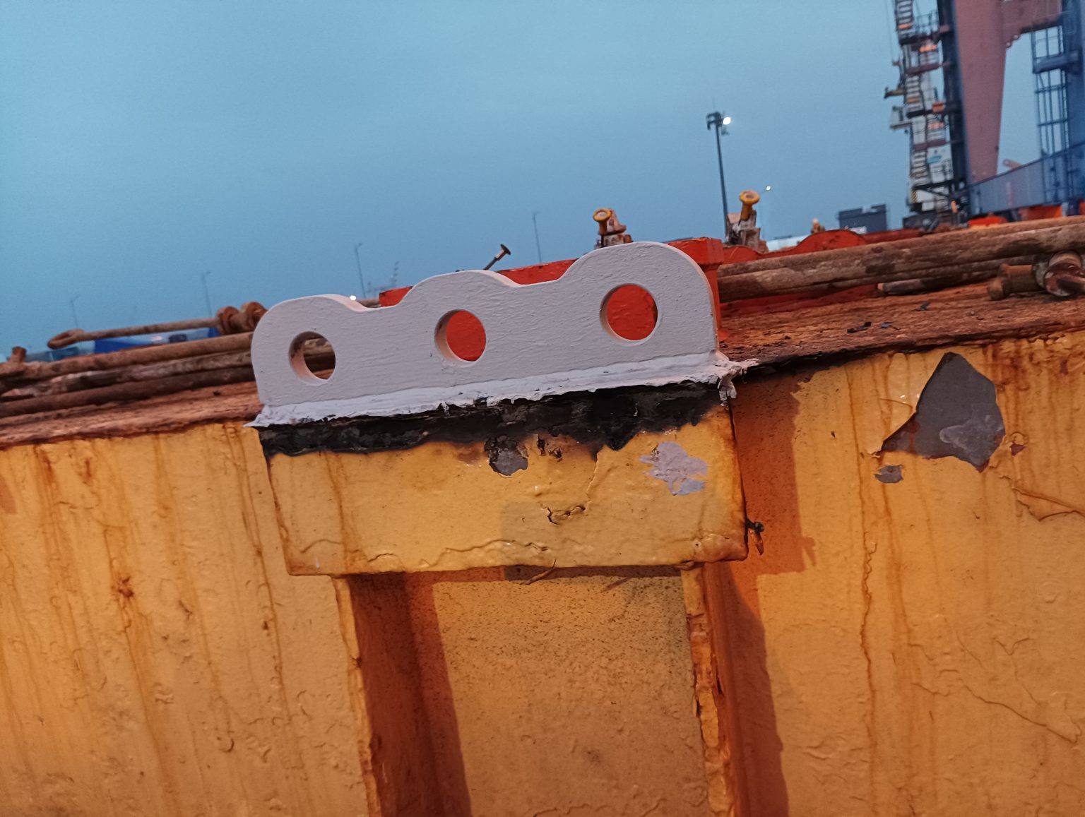 RENEWAL CONTAINER LASHING EYES IN VIETNAM