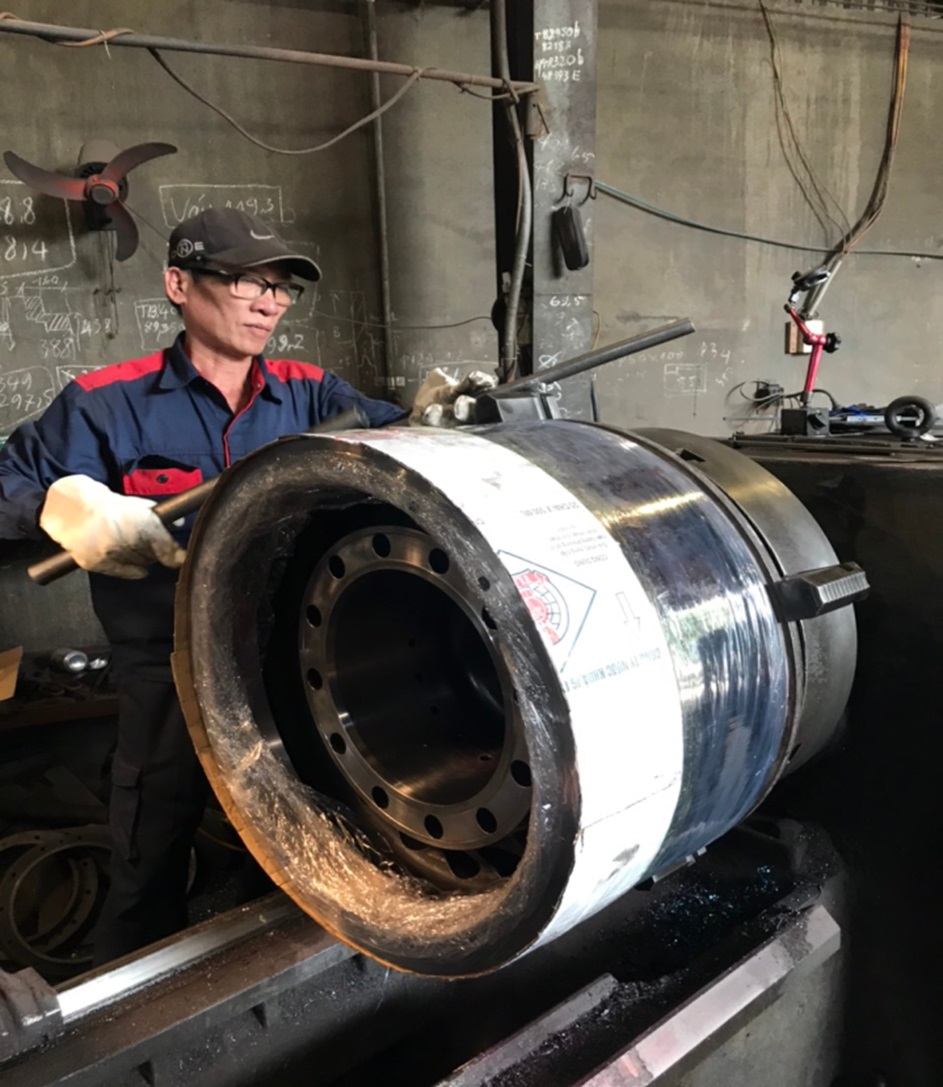 RECONDITION PISTON CROWN IN VIETNAM - Vietnamshiprepair.net